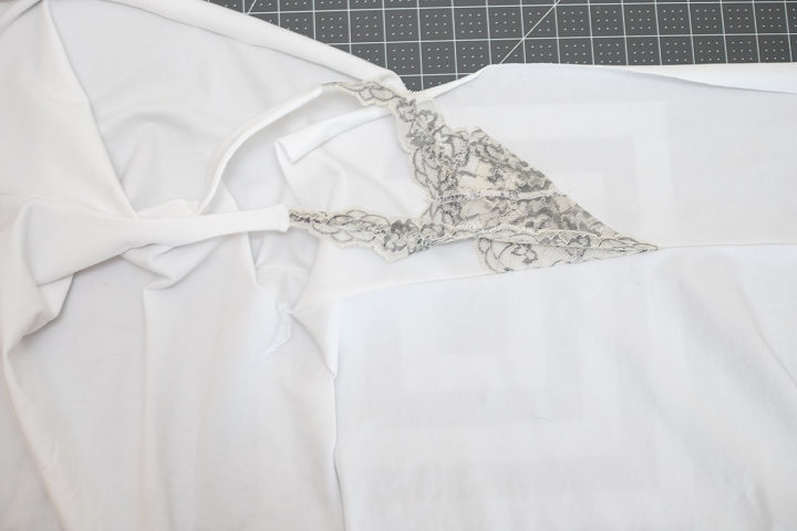 Adding a shelf bra to the Marbella Tank - Pattern Niche