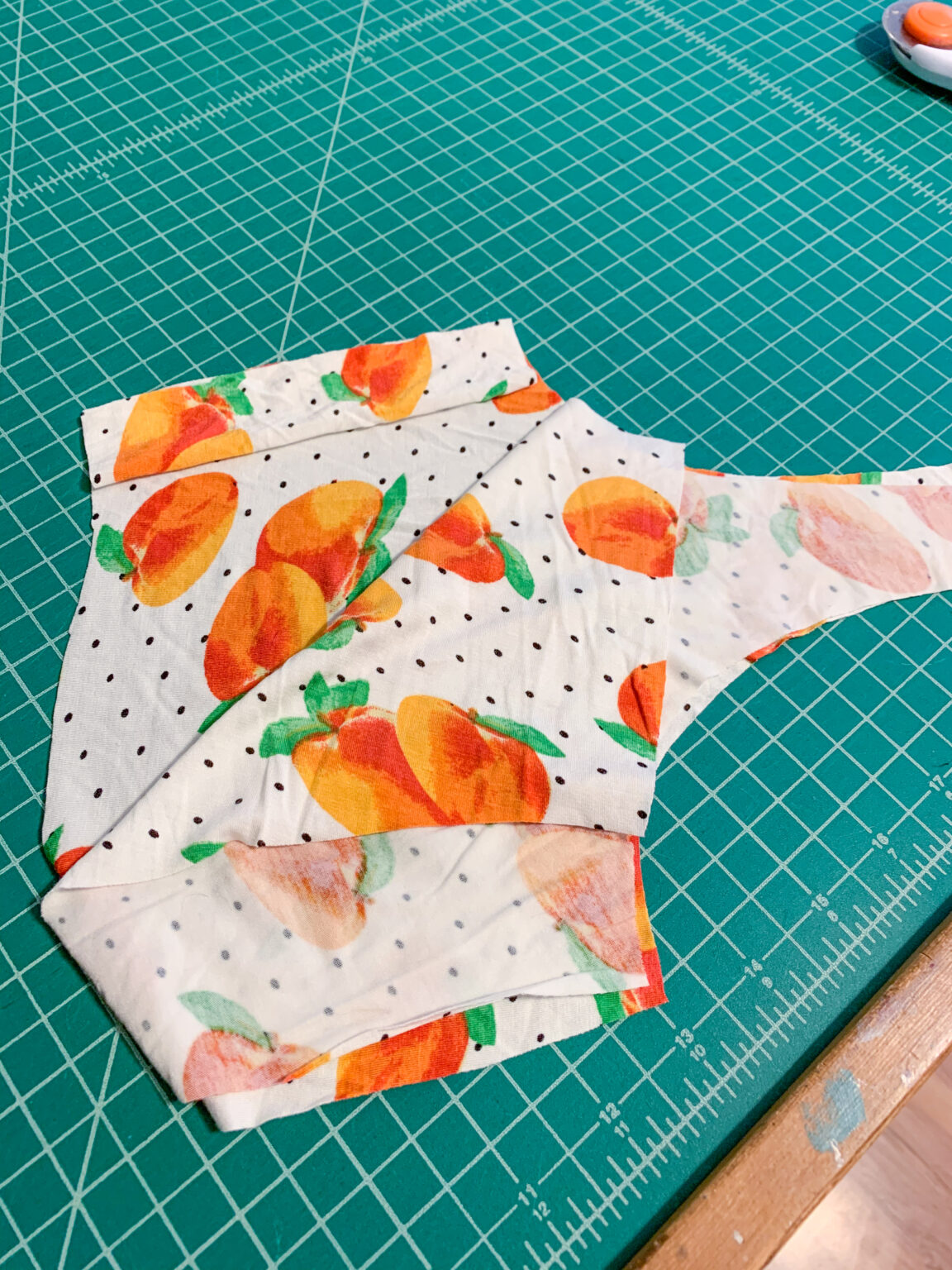 Faux Placket on the Melbourne Top and Dress - Pattern Niche