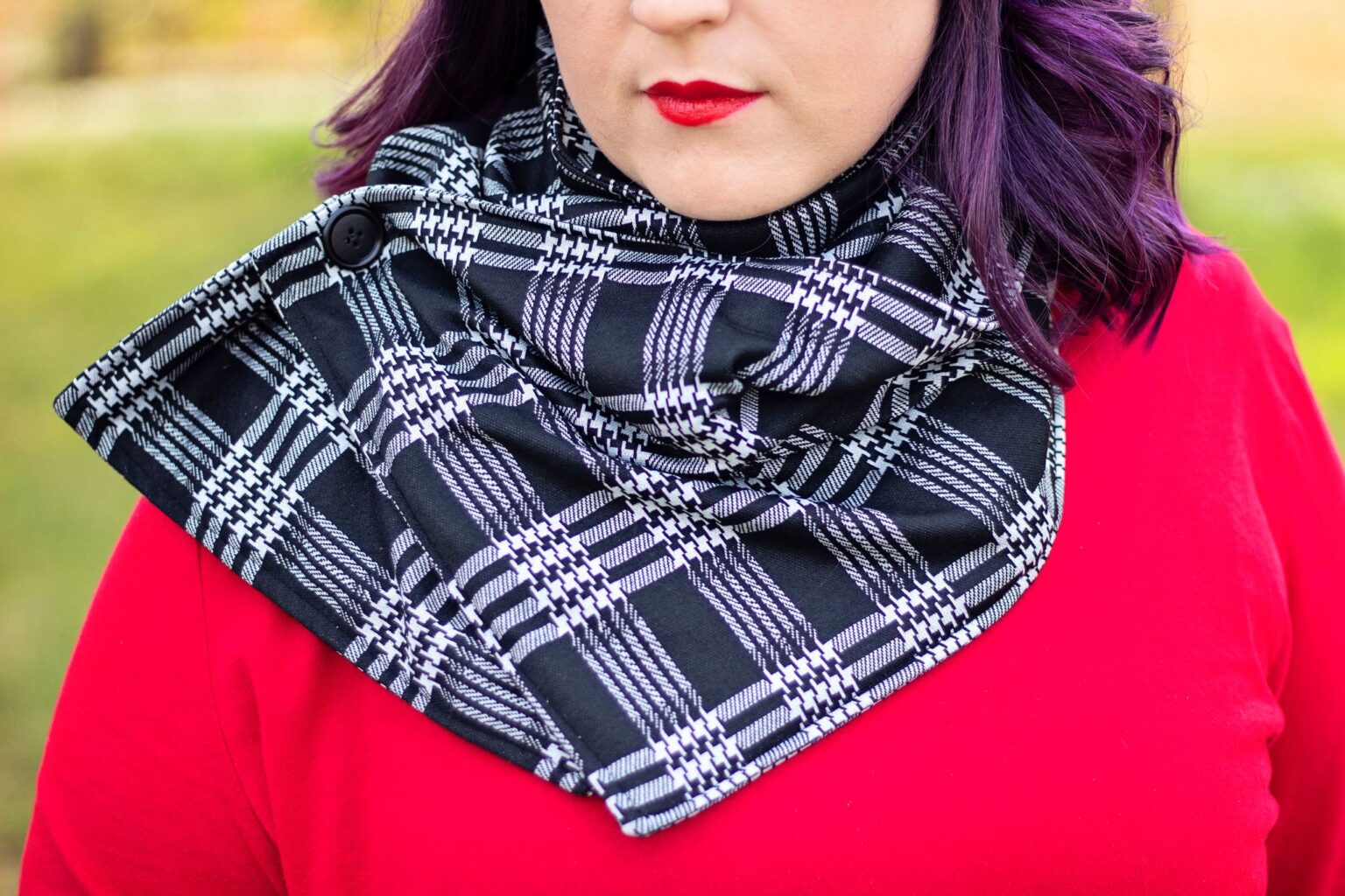 Button Scarf with Hidden Zipper Pocket - Pattern Niche