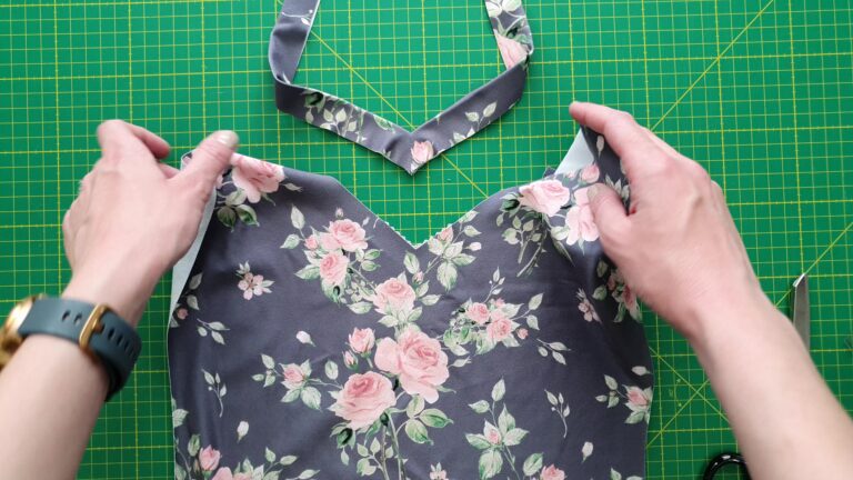 How to Sew a V Neck - Pattern Niche